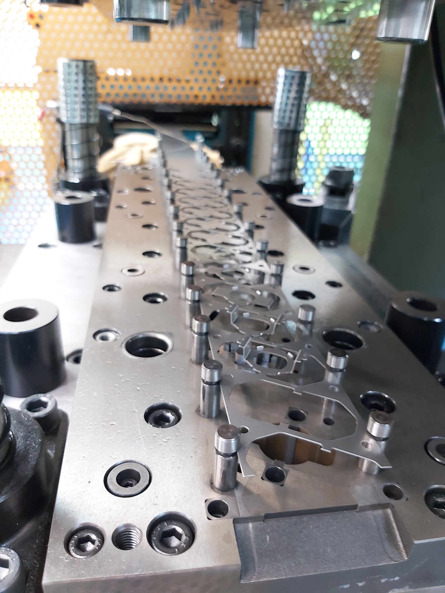 Tool & Die Making – TAKSIN ENGINEERING & TOOLS CO.,LTD